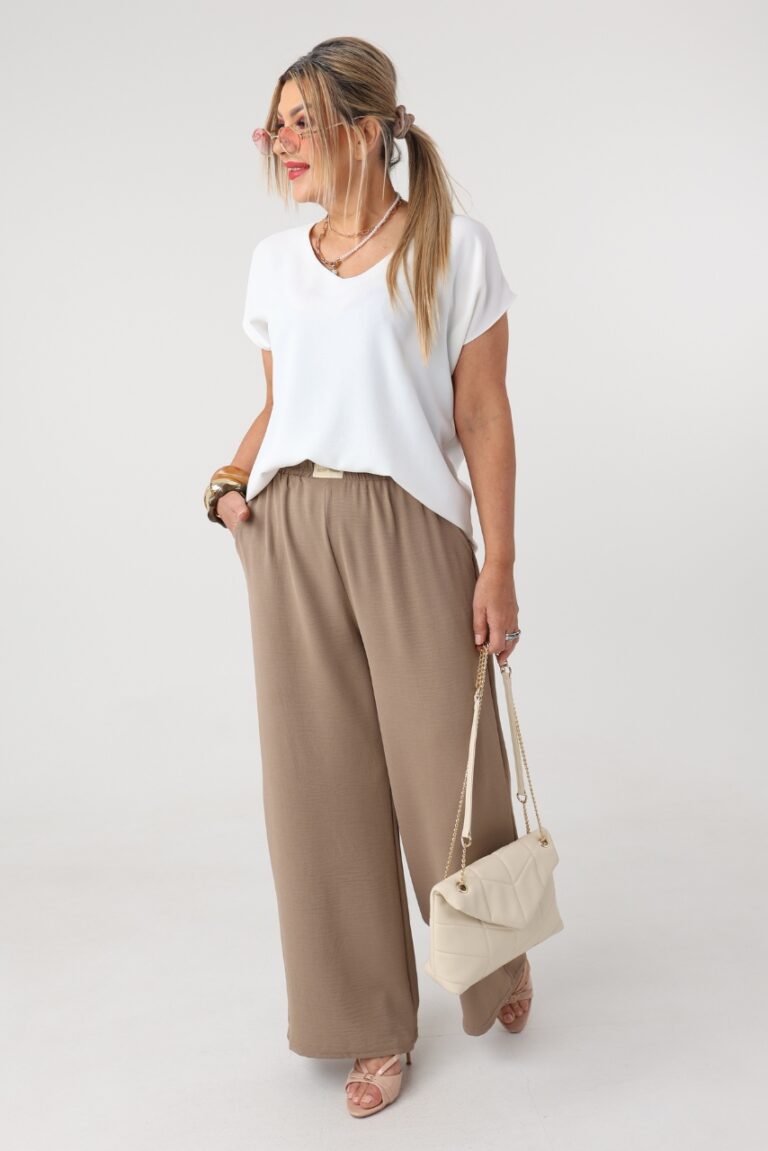 Bluzka pod marynarkę plus size biała 44-54 - Rozmiary 46-60 - Femimoda.pl